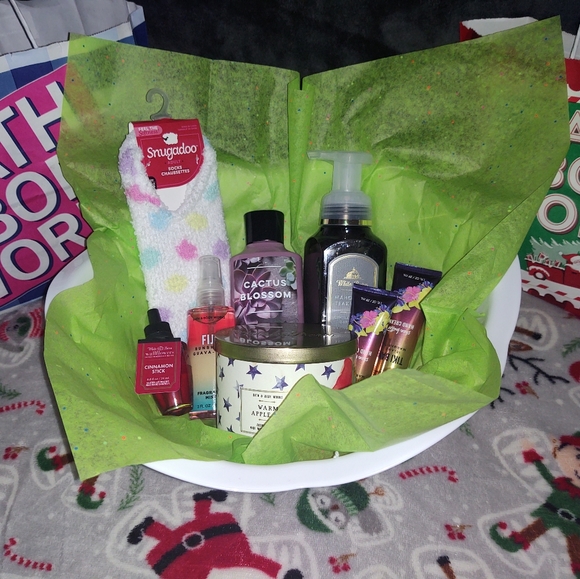 Bath & Body Works | Bath & Body | Bath And Body Works Baskets | Poshmark